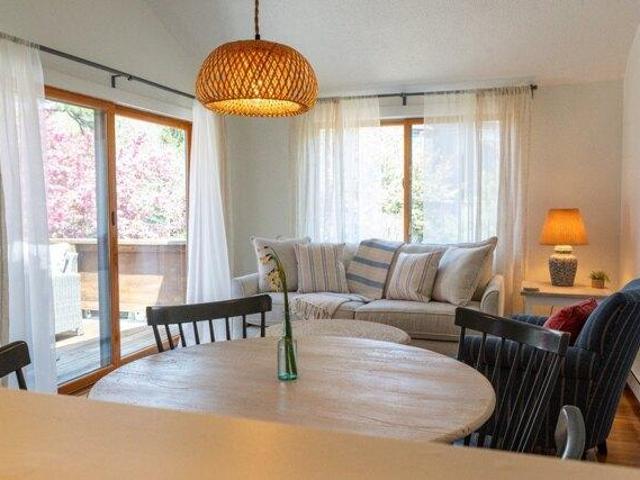 2 bedroom, Oak Bluffs MA 02557 105175929