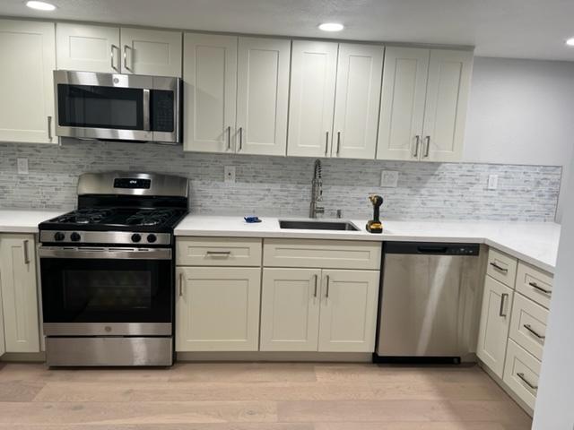 2 bedroom, Oakland CA 94606 81498511