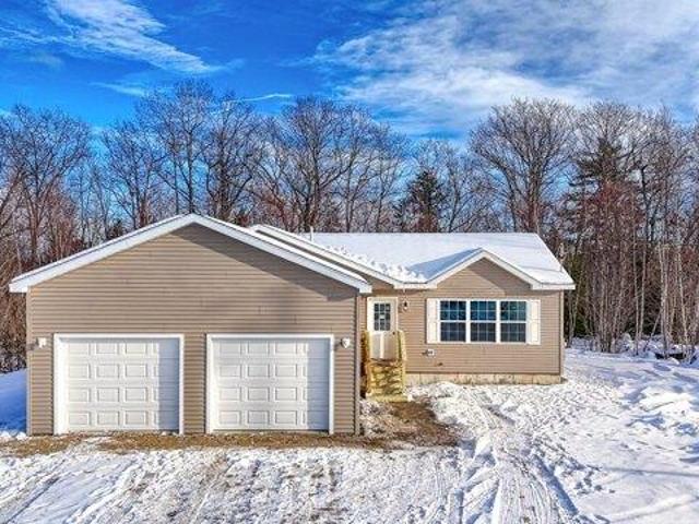2 bedroom, Oakland ME 04963 104542445