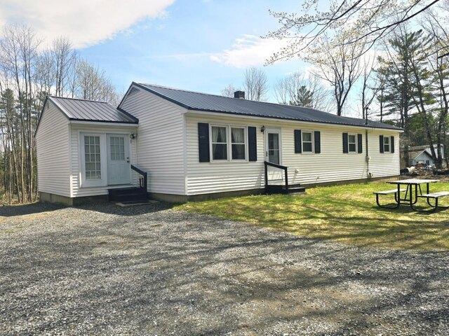 2 bedroom, Oakland ME 04963 104567268