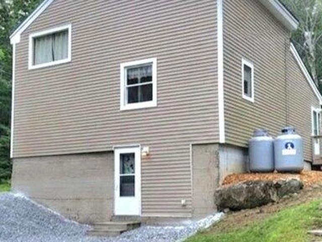 2 bedroom, Oakland ME 04963 104848876