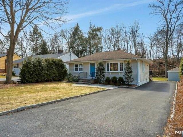 2 bedroom, Oakland NJ 07436 102315658