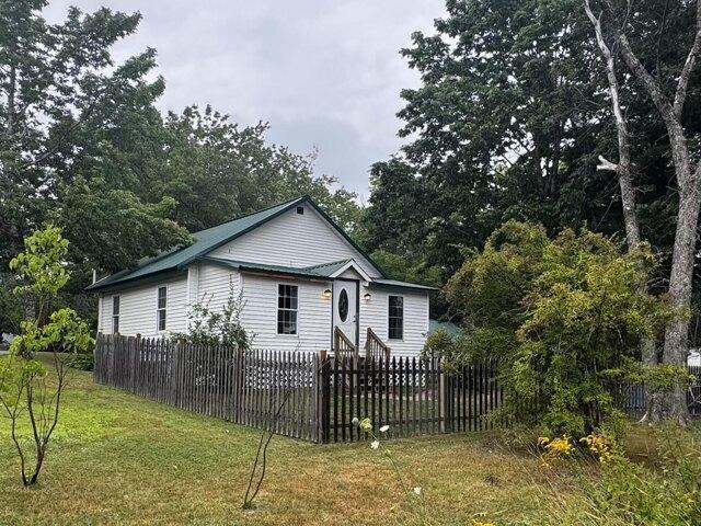 2 bedroom, Orland ME 04472 105092284