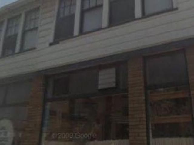 2 Bedroom Over Business in Butler