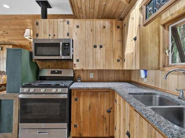 2 bedroom, Oxford ME 04270 105125691