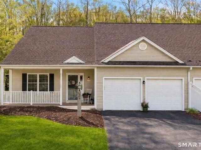 2 bedroom, Oxford CT 06478 102777910