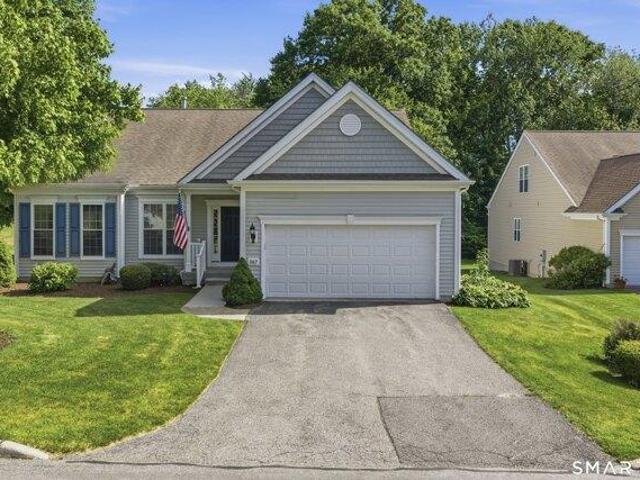 2 bedroom, Oxford CT 06478 103929136
