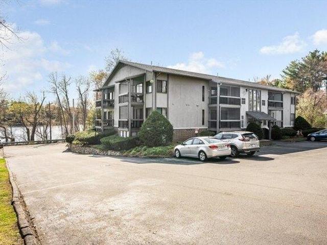 2 bedroom, Lowell MA 01854 102370304
