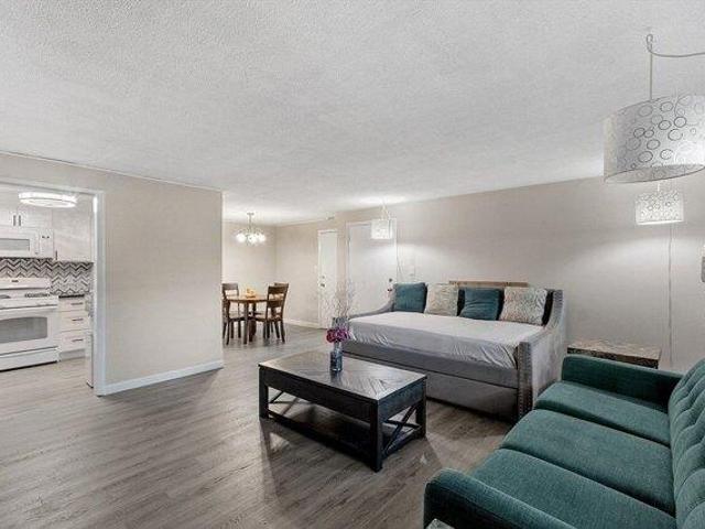 2 bedroom, Lowell MA 01854 102410392