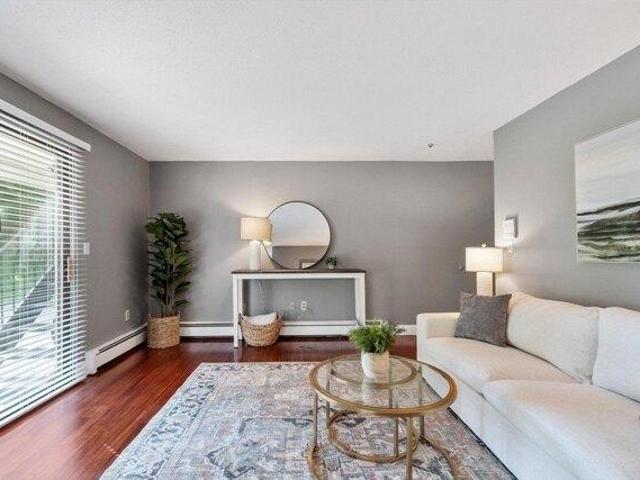 2 bedroom, Lowell MA 01854 104542621