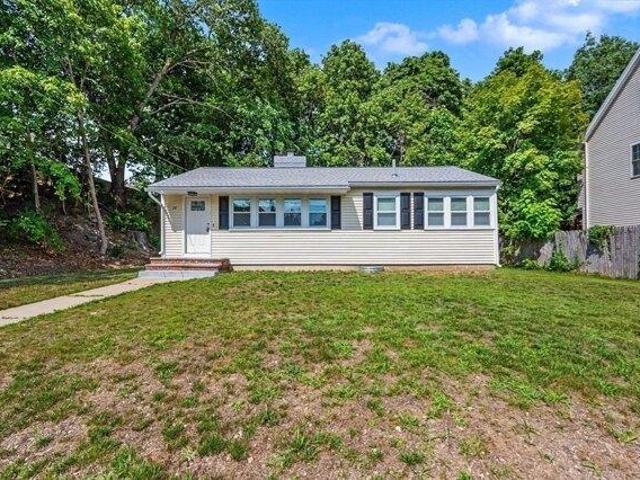 2 bedroom, Lowell MA 01854 105125225