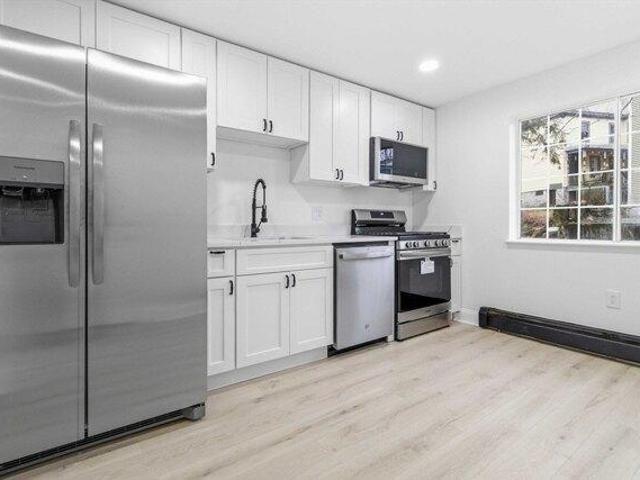 2 bedroom, Lowell MA 01850 103126054