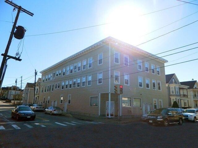2 bedroom, Lowell MA 01851 104191752