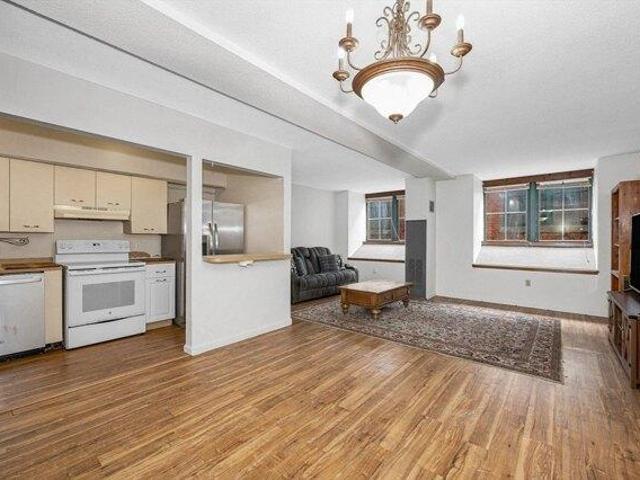 2 bedroom, Lowell MA 01852 103621320