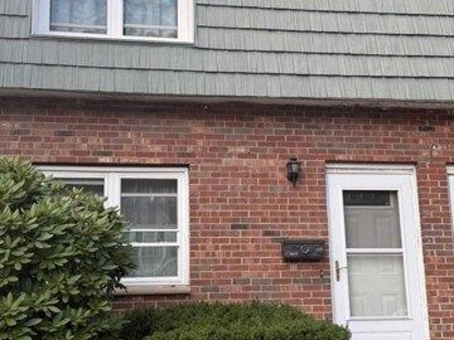 2 bedroom, Lowell MA 01852 104295815
