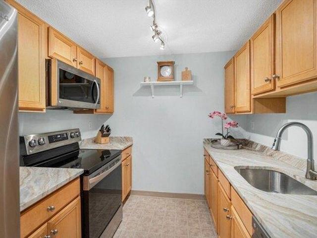 2 bedroom, Lowell MA 01852 104332391