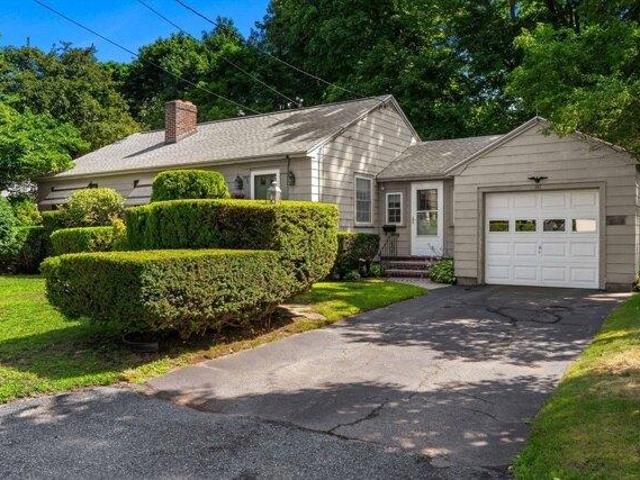2 bedroom, Lowell MA 01852 104652825