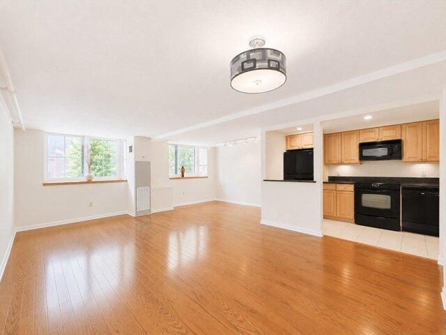 2 bedroom, Lowell MA 01852 104655183