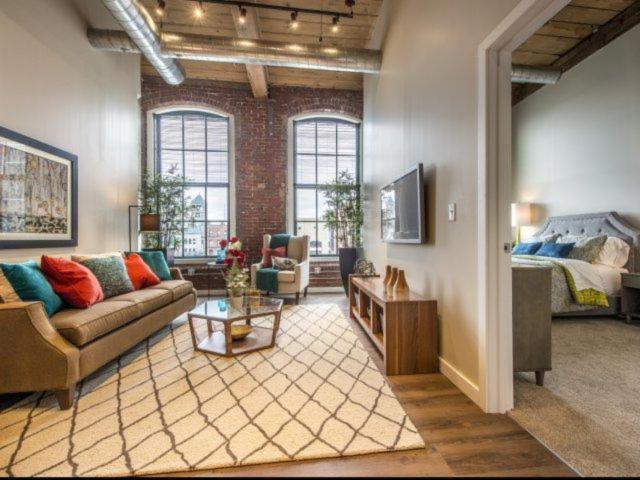 2 bedroom, Lowell MA 01852 88232059