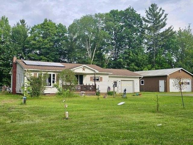 2 bedroom, Lowell VT 05847 103437463