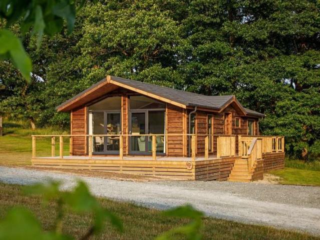2 Bedroom Lodge Character Property