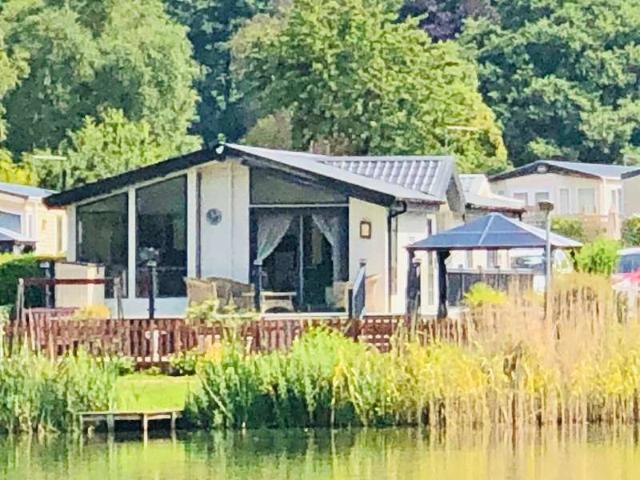 2 Bedroom Lodge Character Property