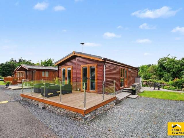 2 Bedroom Lodge Character Property