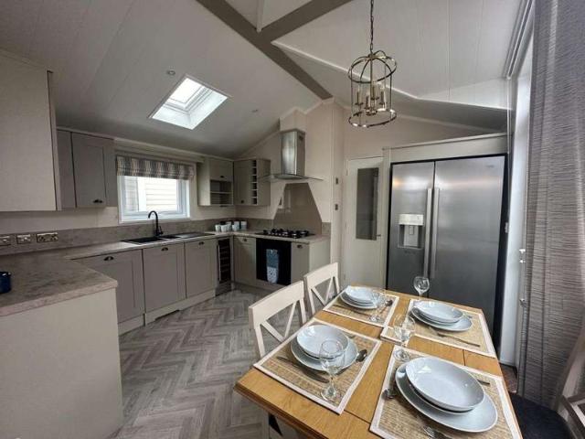 2 Bedroom Lodge Character Property