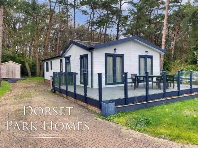 2 Bedroom Lodge Character Property