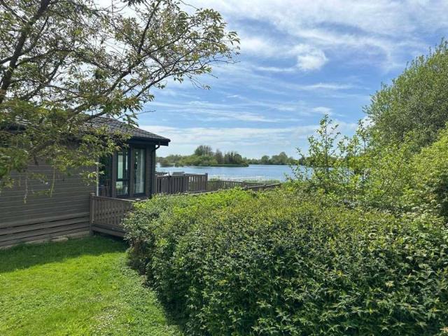 2 Bedroom Lodge Character Property