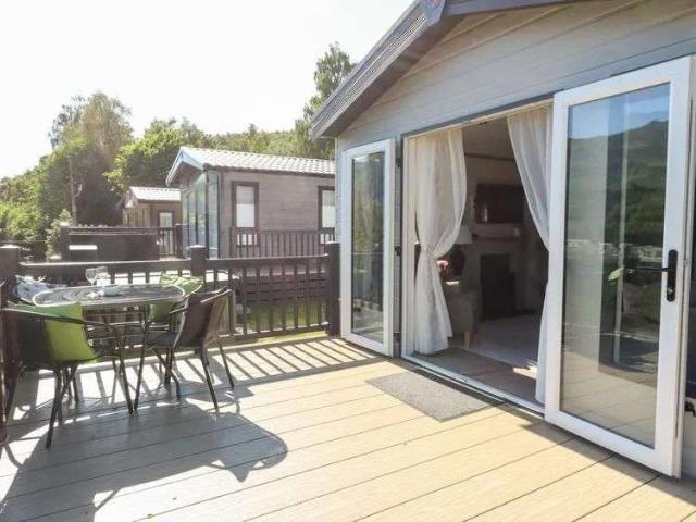 2 Bedroom Lodge Character Property