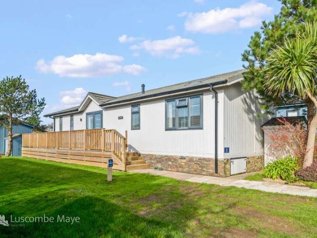 2 Bedroom Lodge Character Property