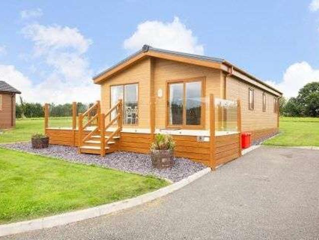 2 Bedroom Lodge Character Property