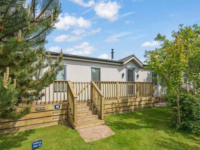2 Bedroom Lodge Character Property