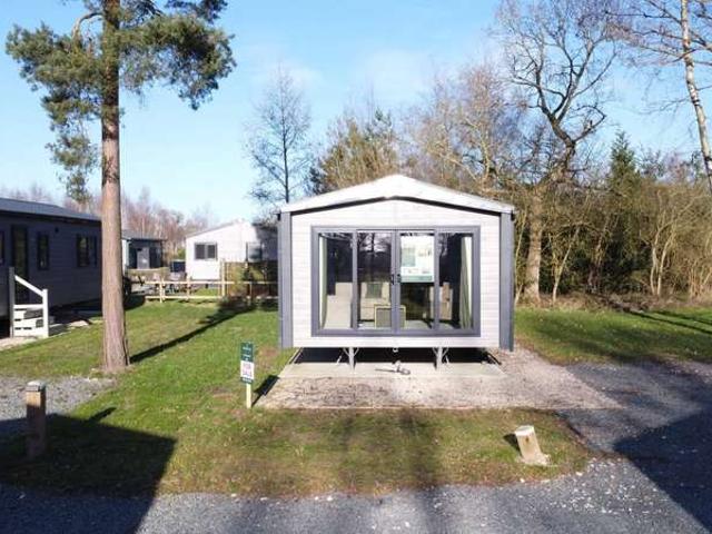 2 Bedroom Lodge Character Property