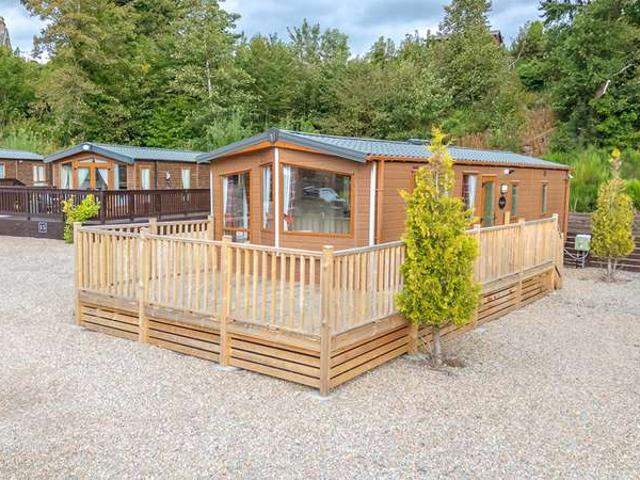2 Bedroom Lodge Character Property