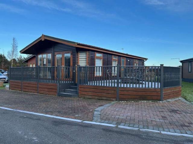 2 Bedroom Lodge Character Property