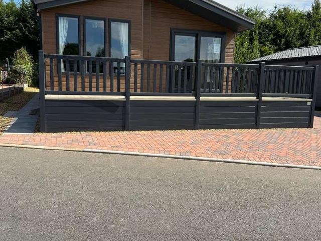 2 Bedroom Lodge Character Property