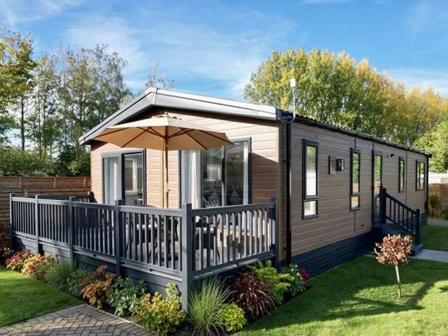 2 Bedroom Lodge Character Property