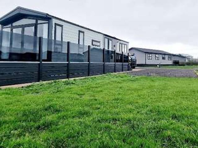 2 Bedroom Lodge Character Property