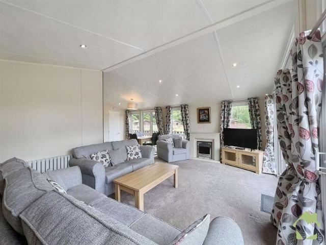2 Bedroom Lodge Character Property