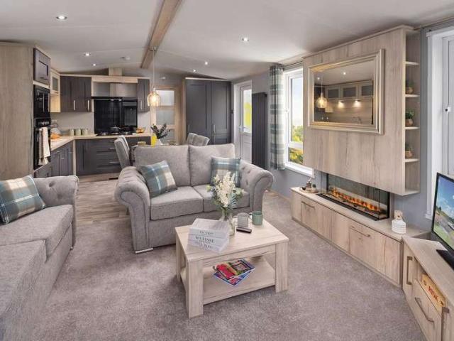 2 Bedroom Lodge Character Property