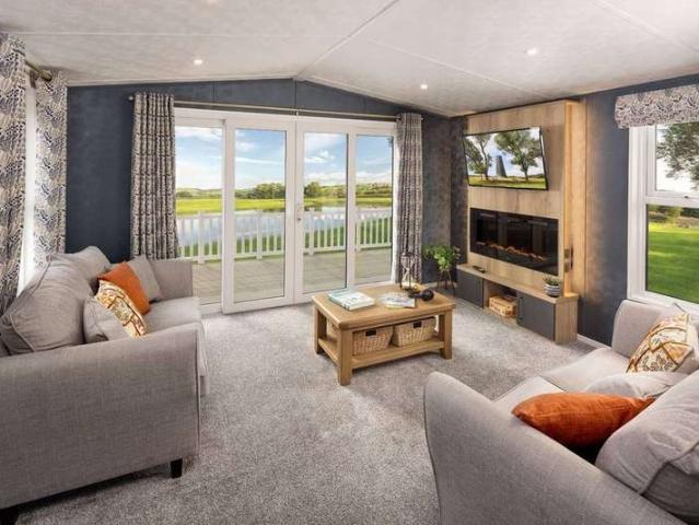 2 Bedroom Lodge Character Property