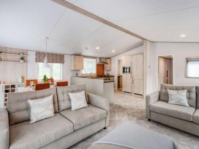 2 Bedroom Lodge Character Property