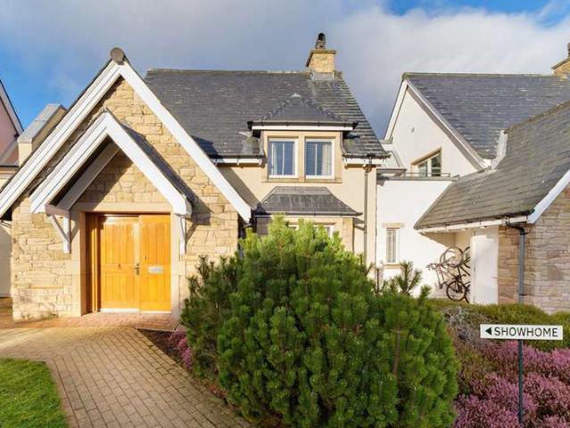 2 Bedroom Lodge Character Property