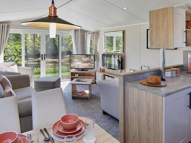2 Bedroom Lodge Character Property