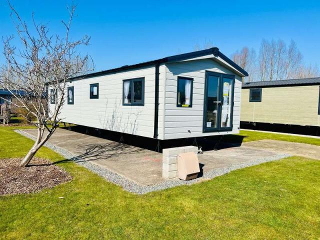 2 Bedroom Lodge Character Property