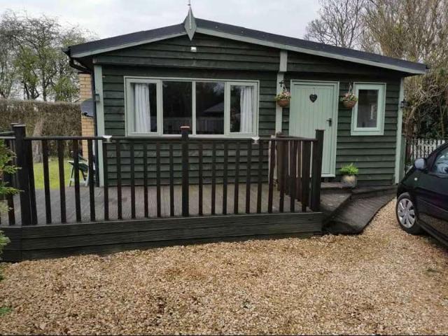 2 Bedroom Lodge Character Property