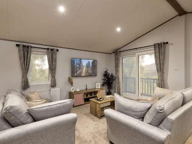 2 Bedroom Lodge Character Property