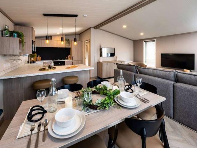 2 Bedroom Lodge Character Property